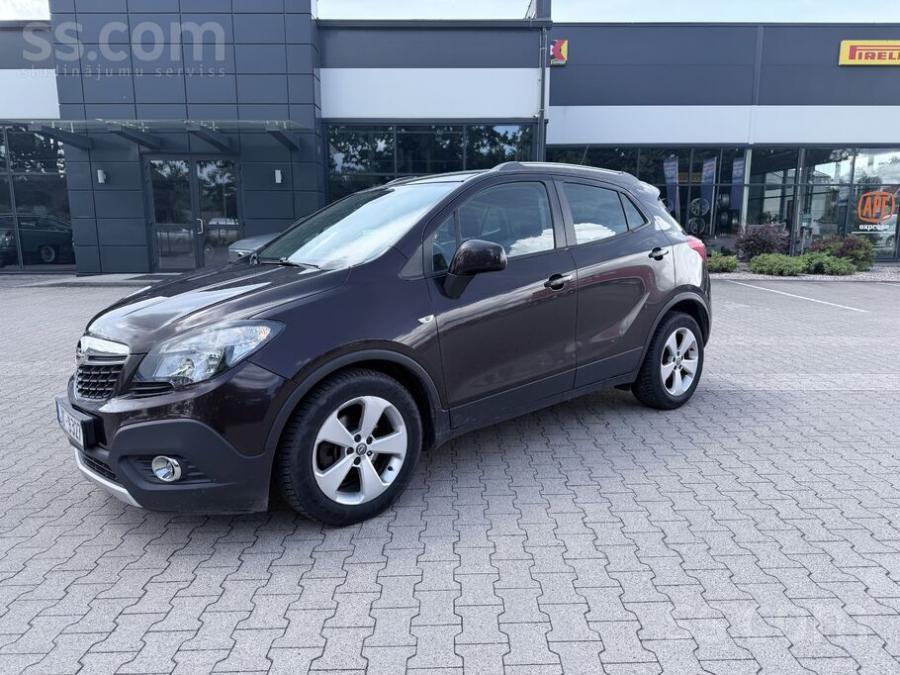 Brown Opel Mokka 2014 in Dobele, with an engine capacity of 1.60 L and mileage of 181 thousand km for 7500 €, photo 4 on AUTOMOTO.COM.LV
