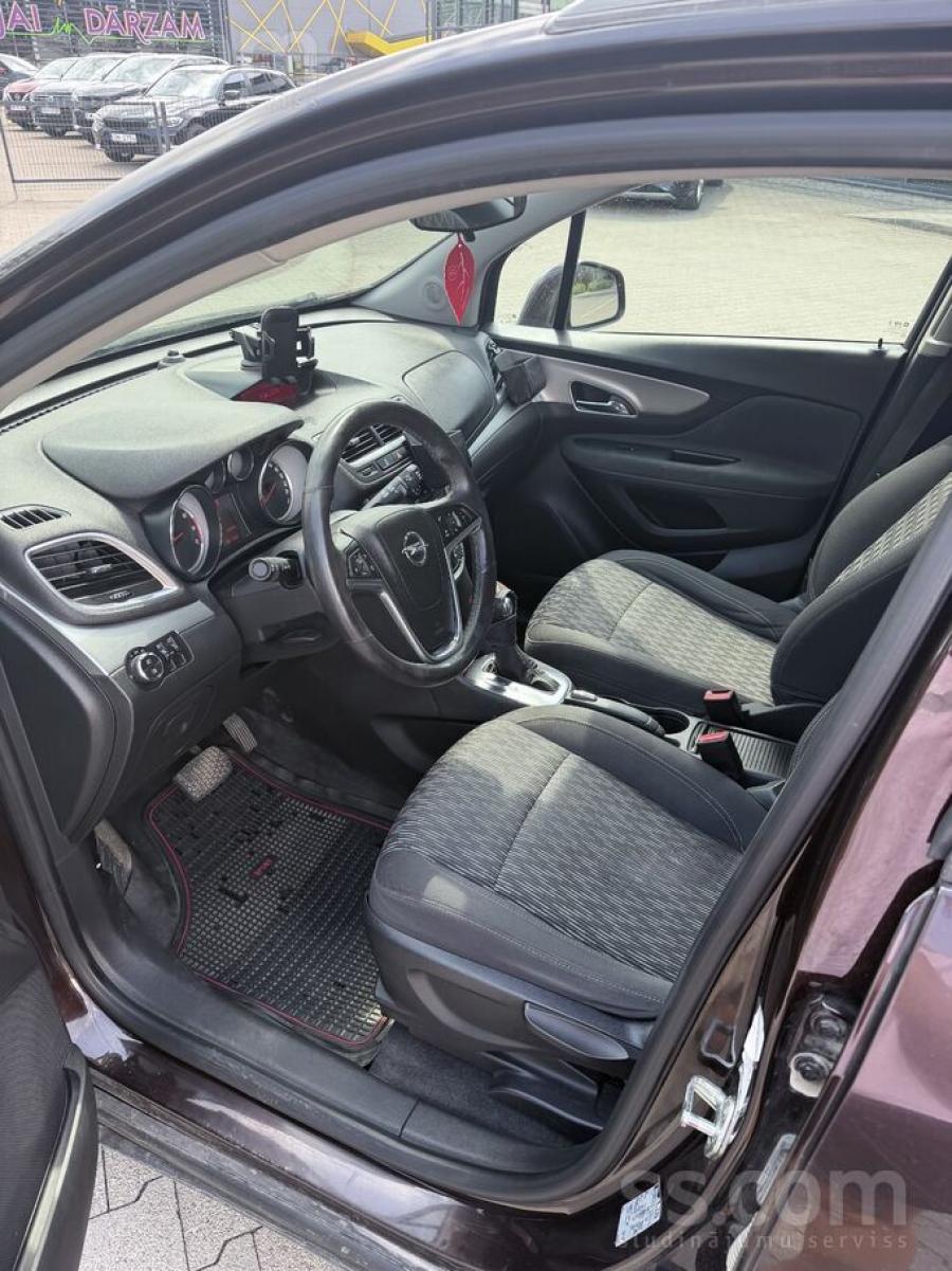 Brown Opel Mokka 2014 in Dobele, with an engine capacity of 1.60 L and mileage of 181 thousand km for 7500 €, photo 11 on AUTOMOTO.COM.LV