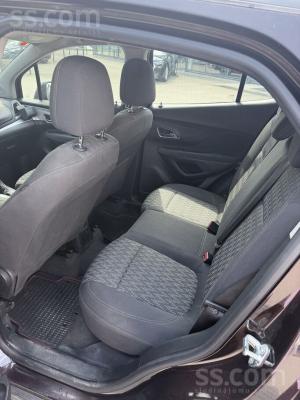Brown Opel Mokka 2014 in Dobele, with an engine capacity of 1.60 L and mileage of 181 thousand km for 7500 €, photo 12 on AUTOMOTO.COM.LV