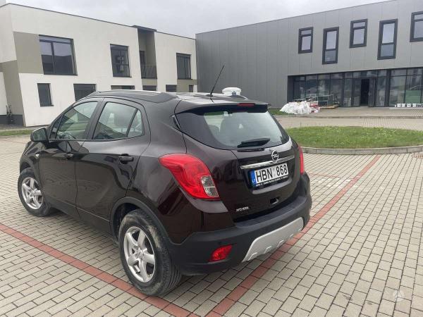 Brūns Opel Mokka 2014 Viļņa, ar dzinēja tilpumu 1.60 L un nobraukumu 112 tūkst. km par 6500 €, foto 4 vietnē AUTOMOTO.COM.LV