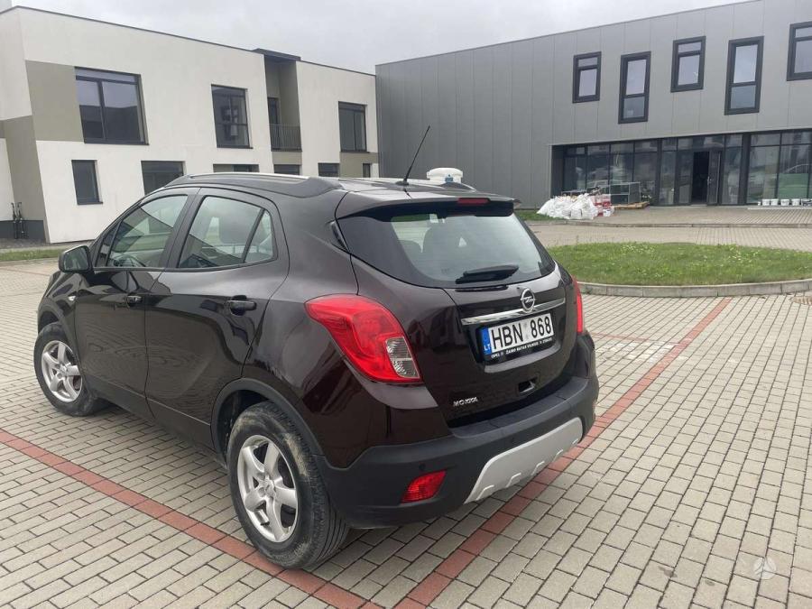 Brūns Opel Mokka 2014 Viļņa, ar dzinēja tilpumu 1.60 L un nobraukumu 112 tūkst. km par 6500 €, foto 5 vietnē AUTOMOTO.COM.LV