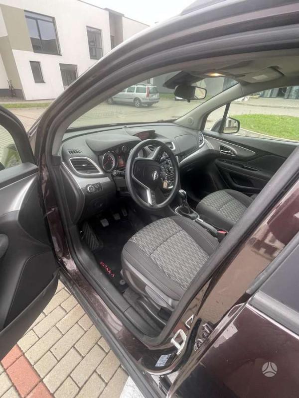 Brūns Opel Mokka 2014 Viļņa, ar dzinēja tilpumu 1.60 L un nobraukumu 112 tūkst. km par 6500 €, foto 7 vietnē AUTOMOTO.COM.LV