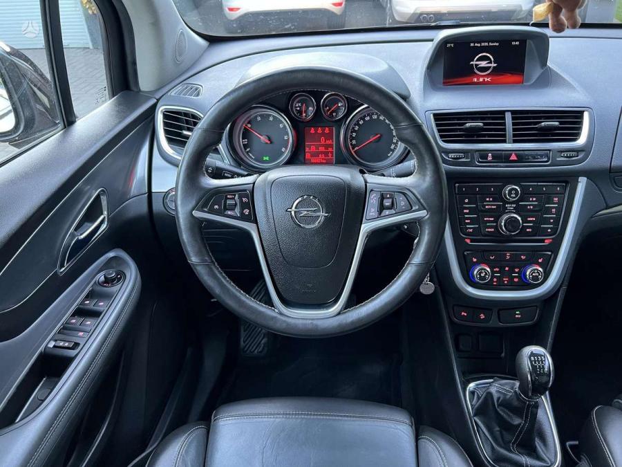 Brown Opel Mokka 2014 in Druskininkai, with an engine capacity of 1.69 L and mileage of 198 thousand km for 7290 €, photo 21 on AUTOMOTO.COM.LV