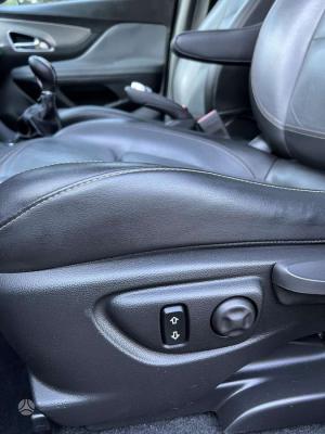 Brown Opel Mokka 2014 in Druskininkai, with an engine capacity of 1.69 L and mileage of 198 thousand km for 7290 €, photo 23 on AUTOMOTO.COM.LV