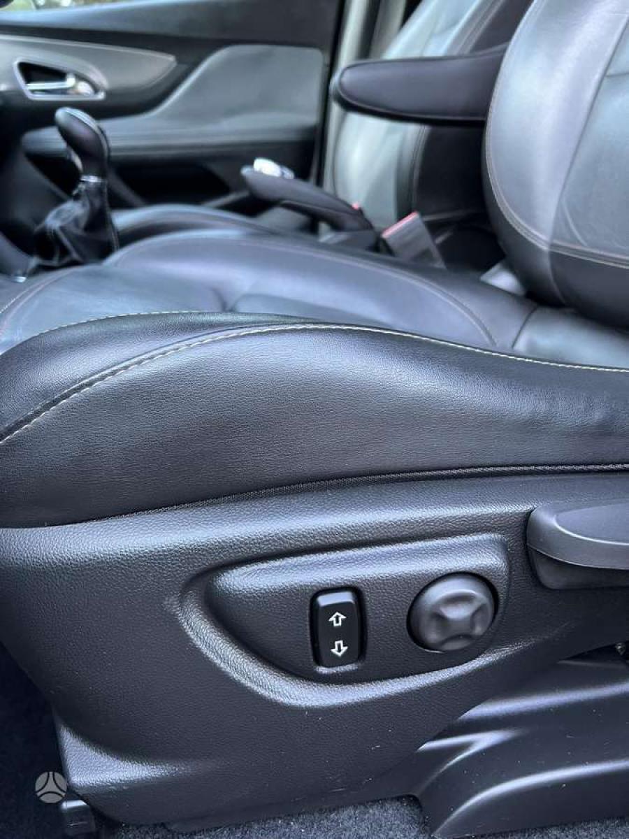 Brown Opel Mokka 2014 in Druskininkai, with an engine capacity of 1.69 L and mileage of 198 thousand km for 7290 €, photo 23 on AUTOMOTO.COM.LV