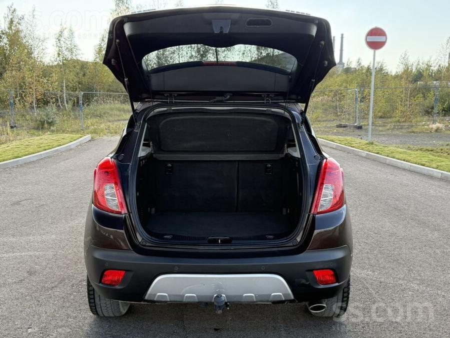 Brown Opel Mokka 2014 in Liepaja, with an engine capacity of 1.40 L and mileage of 243 thousand km for 7600 €, photo 10 on AUTOMOTO.COM.LV