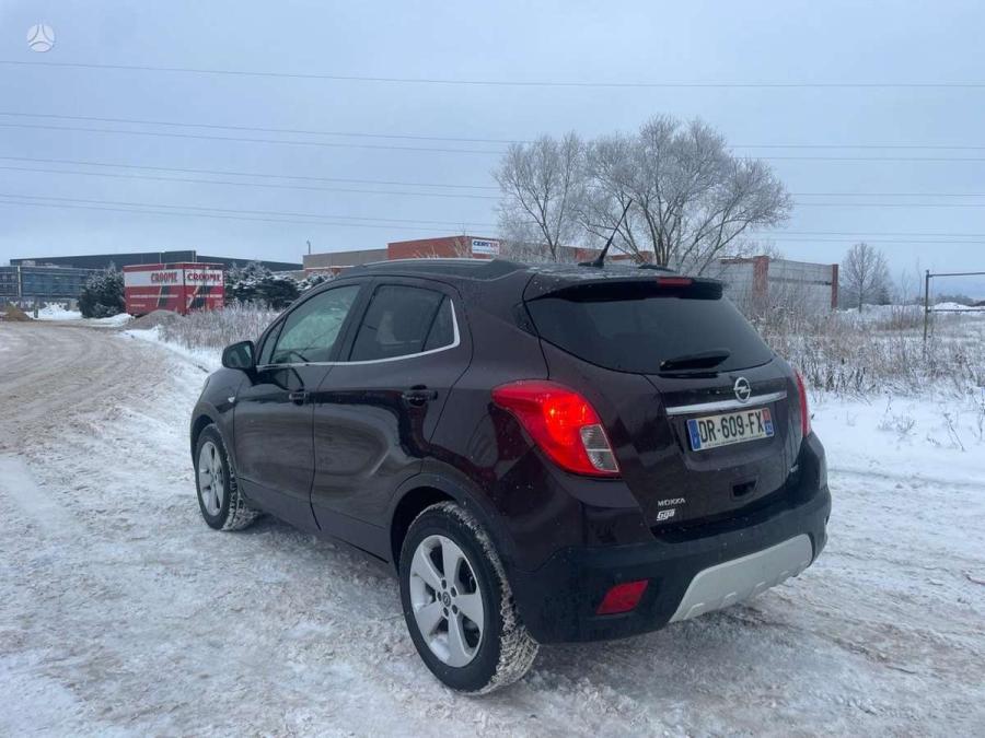 Brown Opel Mokka 2015 in Kaunas, with an engine capacity of 1.60 L and mileage of 217 thousand km for 7850 €, photo 4 on AUTOMOTO.COM.LV