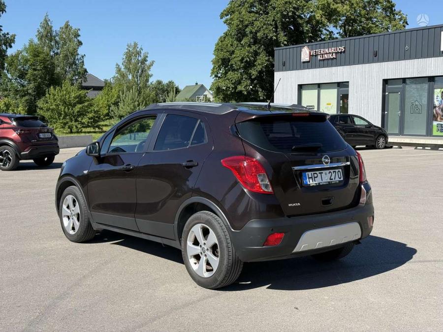 Brown Opel Mokka 2015 in Jonava, with an engine capacity of 1.60 L and mileage of 171 thousand km for 7950 €, photo 6 on AUTOMOTO.COM.LV