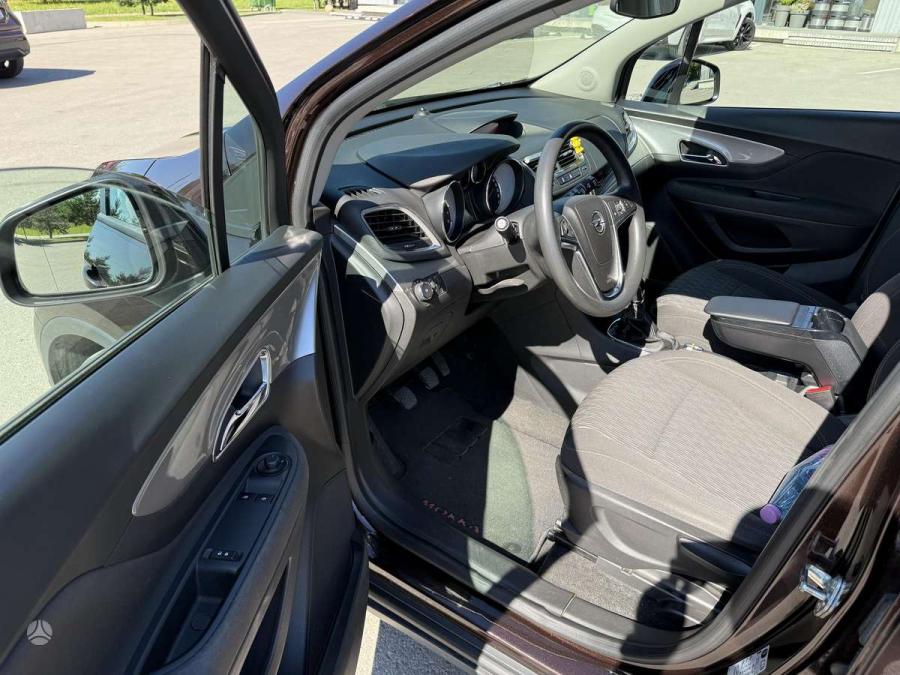 Brown Opel Mokka 2015 in Jonava, with an engine capacity of 1.60 L and mileage of 171 thousand km for 7950 €, photo 12 on AUTOMOTO.COM.LV