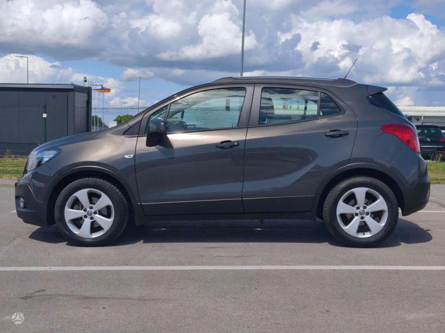 Brown Opel Mokka 2015 in Marijampole, with an engine capacity of 1.60 L and mileage of 92 thousand km for 8900 €, photo 6 on AUTOMOTO.COM.LV