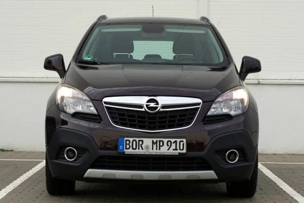 Brown Opel Mokka 2015 in Riga, with an engine capacity of 1.60 L and mileage of 181 thousand km for 6400 €, photo 3 on AUTOMOTO.COM.LV