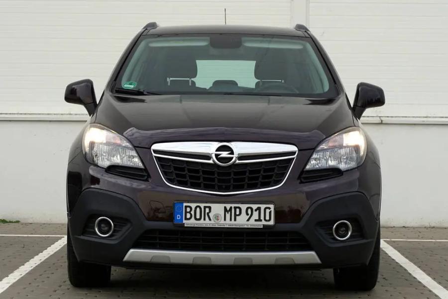 Brown Opel Mokka 2015 in Riga, with an engine capacity of 1.60 L and mileage of 181 thousand km for 6400 €, photo 4 on AUTOMOTO.COM.LV