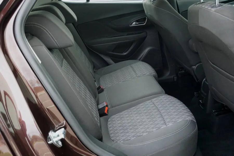 Brown Opel Mokka 2015 in Riga, with an engine capacity of 1.60 L and mileage of 181 thousand km for 6400 €, photo 18 on AUTOMOTO.COM.LV