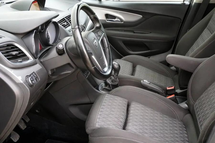 Brown Opel Mokka 2015 in Riga, with an engine capacity of 1.60 L and mileage of 181 thousand km for 6400 €, photo 21 on AUTOMOTO.COM.LV