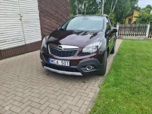 Brown Opel Mokka 2015 in Vilnius, with an engine capacity of 1.60 L and mileage of 138 thousand km for 7850 €, photo 4 on AUTOMOTO.COM.LV