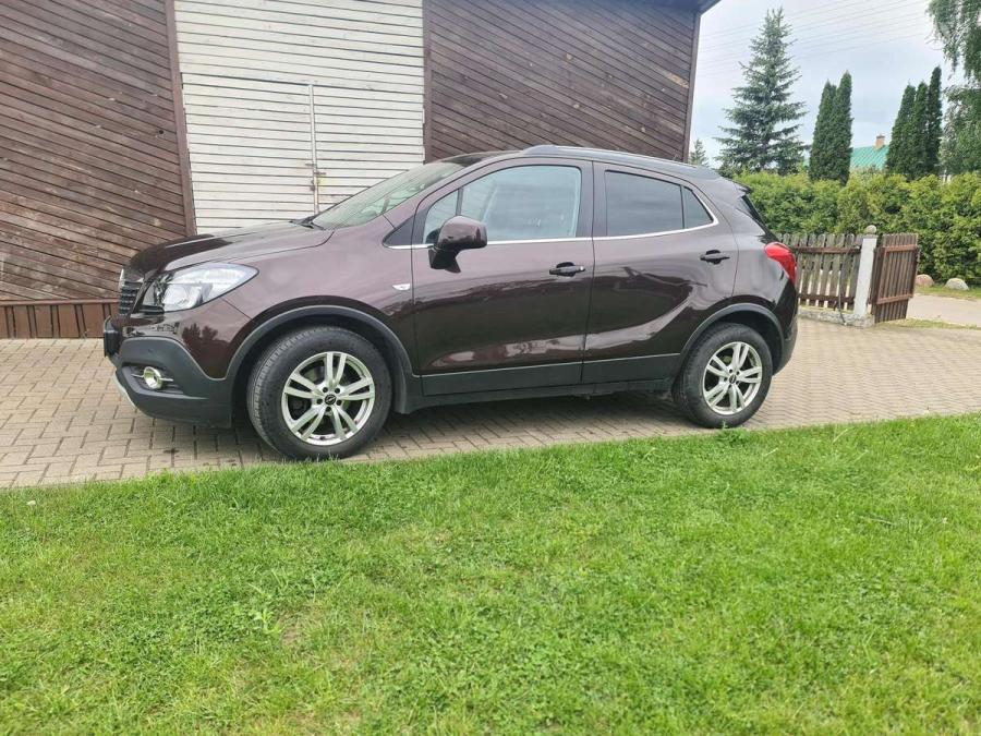 Brown Opel Mokka 2015 in Vilnius, with an engine capacity of 1.60 L and mileage of 138 thousand km for 7850 €, photo 6 on AUTOMOTO.COM.LV