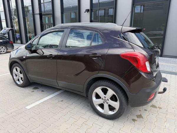 Brown Opel Mokka 2015 in Vilnius, with an engine capacity of 1.70 L and mileage of 173 thousand km for 5150 €, photo 9 on AUTOMOTO.COM.LV