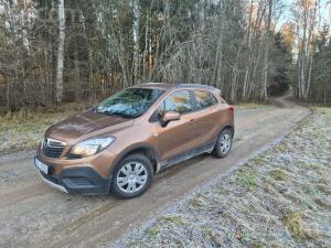Brown Opel Mokka 2016 in Cesis, with an engine capacity of 1.60 L and mileage of 84 thousand km for 9100 €, photo 4 on AUTOMOTO.COM.LV