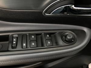 Brūns Opel Mokka 2016 Rīga, ar dzinēja tilpumu 1.60 L un nobraukumu 161 tūkst. km par 9950 €, foto 20 vietnē AUTOMOTO.COM.LV