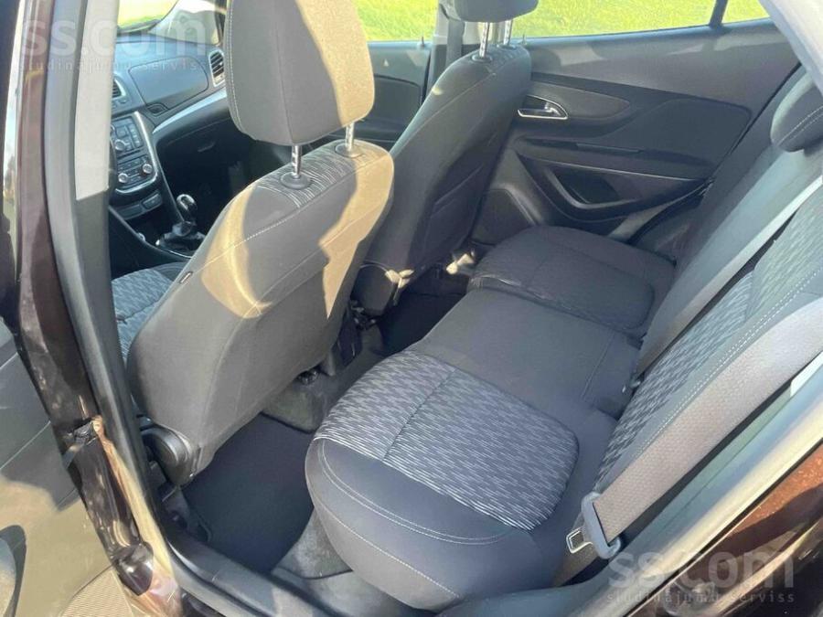 Brown Opel Mokka 2016 in Riga, with an engine capacity of 1.60 L and mileage of 110 thousand km for 6000 €, photo 7 on AUTOMOTO.COM.LV