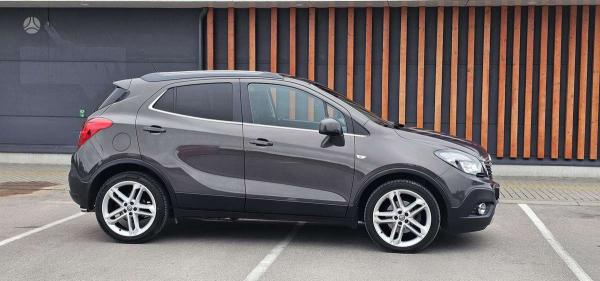 Brown Opel Mokka 2016 in Klaipeda, with an engine capacity of 1.60 L and mileage of 147 thousand km for 8350 €, photo 7 on AUTOMOTO.COM.LV