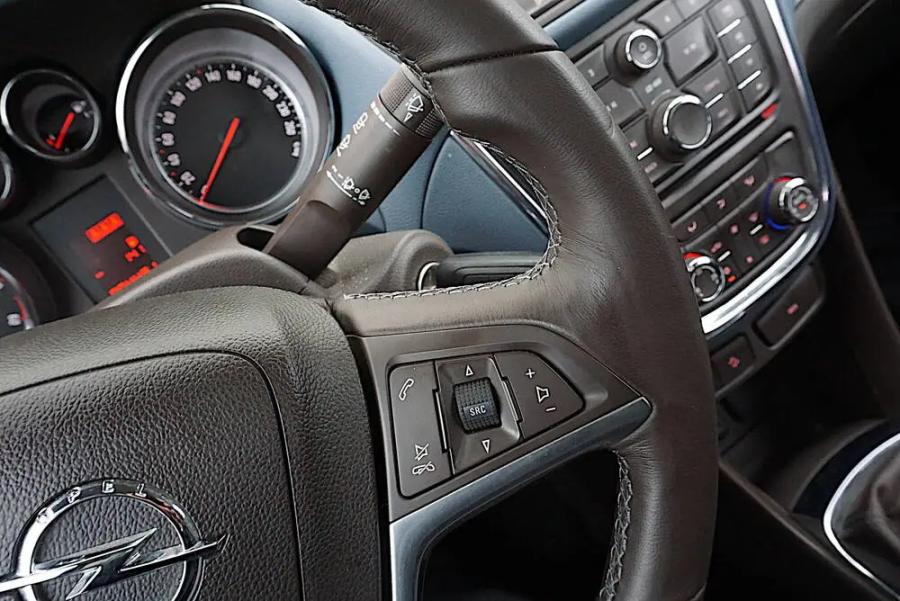 Opel Mokka 2014 in Riga, with an engine capacity of 1.70 L and mileage of 84 thousand km for 6600 €, photo 27 on AUTOMOTO.COM.LV
