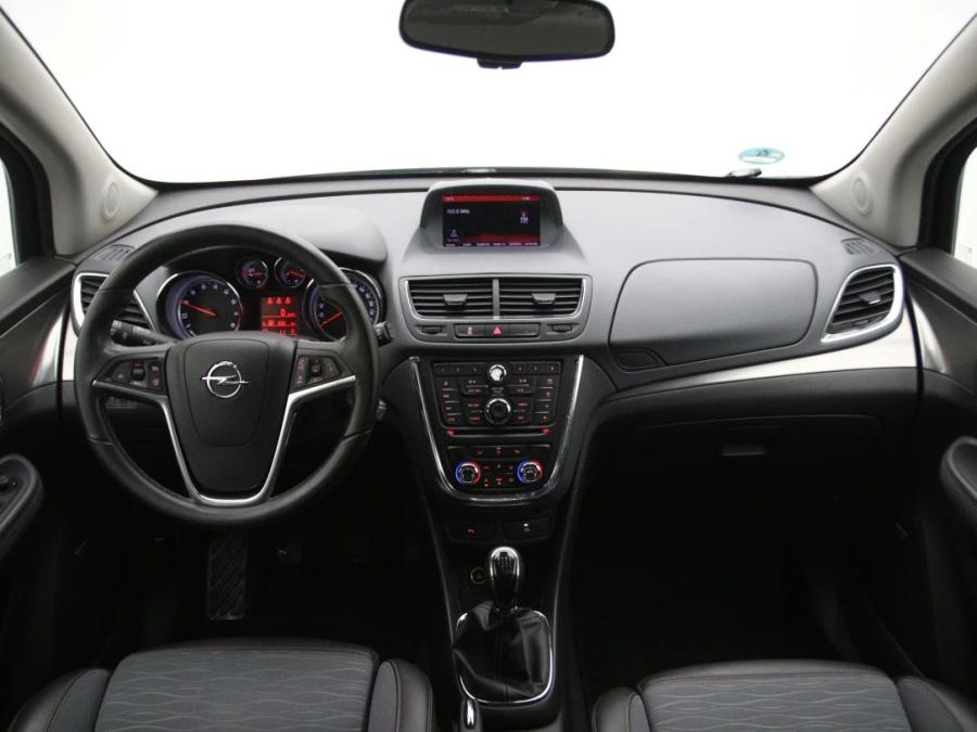 Opel Mokka 2015 in Vilnius, with an engine capacity of 1.40 L and mileage of 166 thousand km for 9399 €, photo 2 on AUTOMOTO.COM.LV