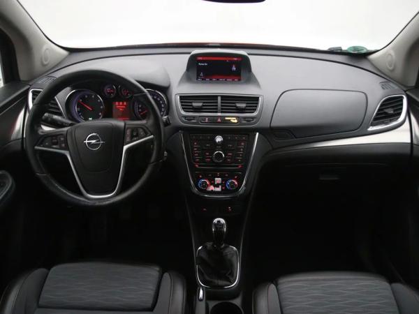 Opel Mokka 2015 in Vilnius, with an engine capacity of 1.60 L and mileage of 147 thousand km for 9499 €, photo 2 on AUTOMOTO.COM.LV