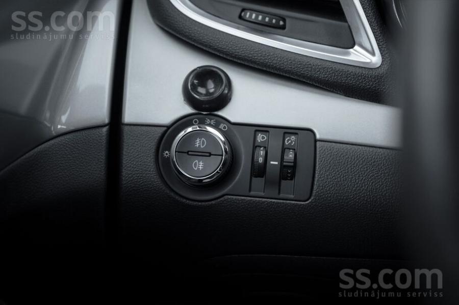 Opel Mokka 2016 in Tukums, with an engine capacity of 1.40 L and mileage of 215 thousand km for 7250 €, photo 15 on AUTOMOTO.COM.LV