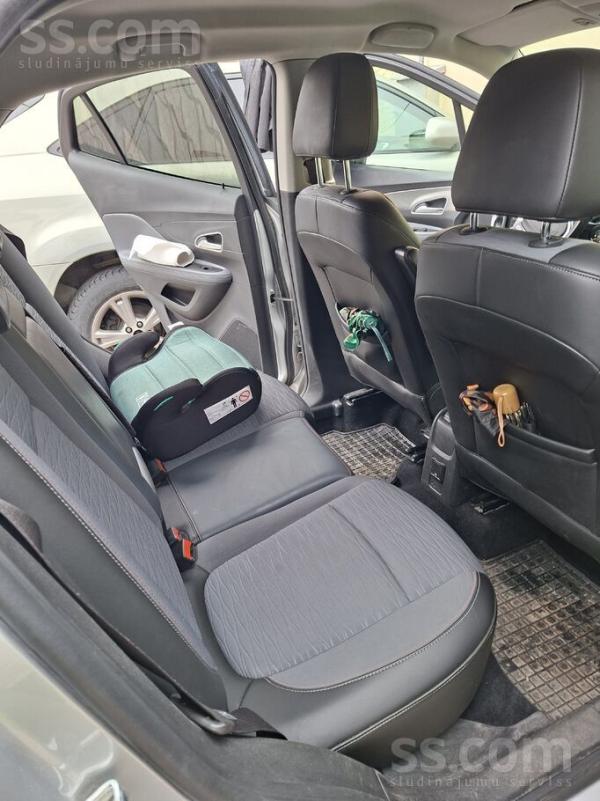 Opel Mokka 2016 in Ventspils, with an engine capacity of 1.60 L and mileage of 236 thousand km for 7999 €, photo 3 on AUTOMOTO.COM.LV