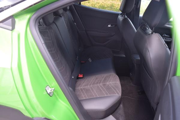 Green Opel Mokka 2022 in Vilnius, with an engine capacity of 0.00 L and mileage of 64 thousand km for 15900 €, photo 10 on AUTOMOTO.COM.LV