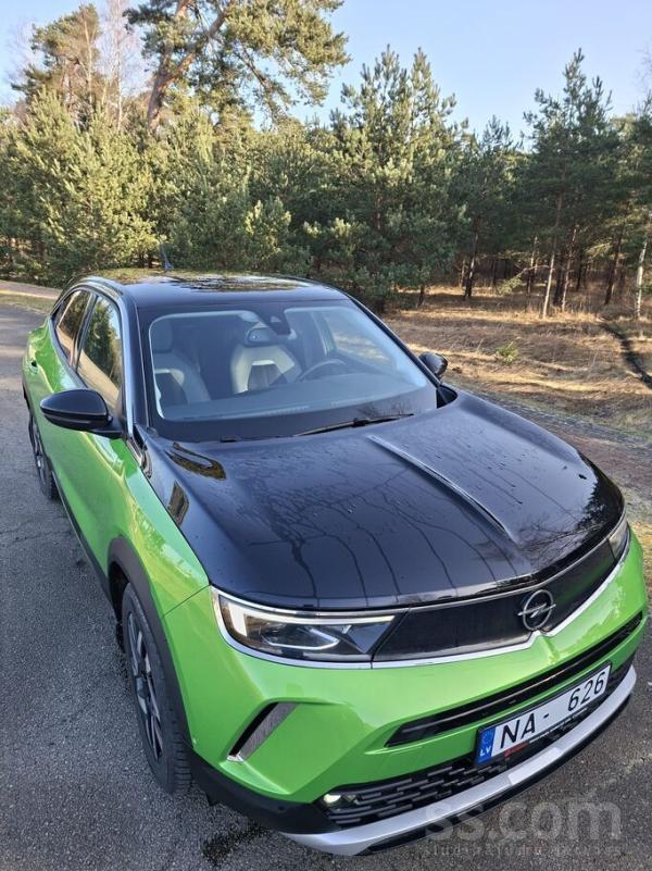 Green Opel Mokka 2022 in Talsi, with an engine capacity of 1.20 L and mileage of 31 thousand km for 18600 €, photo 2 on AUTOMOTO.COM.LV