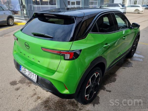 Green Opel Mokka 2023 in Riga, with an engine capacity of 1.20 L and mileage of 38 thousand km for 20900 €, photo 2 on AUTOMOTO.COM.LV