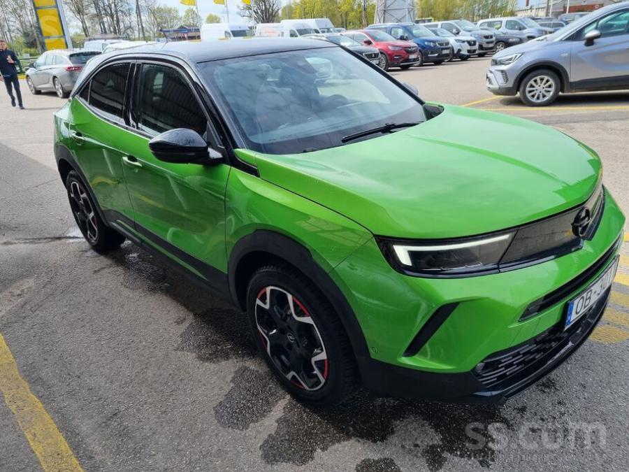Green Opel Mokka 2023 in Riga, with an engine capacity of 1.20 L and mileage of 38 thousand km for 20900 €, photo 4 on AUTOMOTO.COM.LV