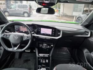 Green Opel Mokka 2023 in Riga, with an engine capacity of 1.20 L and mileage of 38 thousand km for 20900 €, photo 6 on AUTOMOTO.COM.LV