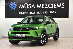 Zaļš Opel Mokka 2025 Rīga, ar dzinēja tilpumu 1.20 L un nobraukumu 10 tūkst. km par 20990 €, foto  vietnē AUTOMOTO.COM.LV