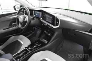 Zaļš Opel Mokka 2025 Rīga, ar dzinēja tilpumu 1.20 L un nobraukumu 10 tūkst. km par 20990 €, foto 16 vietnē AUTOMOTO.COM.LV