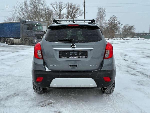 Grey Opel Mokka 2013 in Marijampole, with an engine capacity of 1.69 L and mileage of 177 thousand km for 5550 €, photo 5 on AUTOMOTO.COM.LV