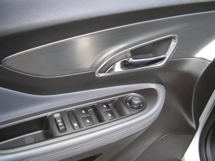 Grey Opel Mokka 2013 in Sigulda, with an engine capacity of 1.40 L and mileage of 109 thousand km for 8950 €, photo 20 on AUTOMOTO.COM.LV