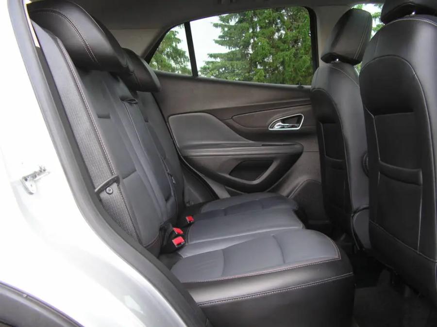Grey Opel Mokka 2013 in Sigulda, with an engine capacity of 1.40 L and mileage of 109 thousand km for 8950 €, photo 28 on AUTOMOTO.COM.LV