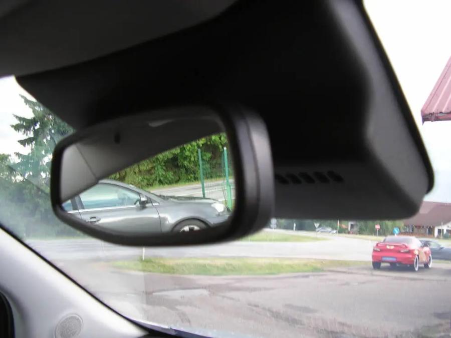 Grey Opel Mokka 2013 in Sigulda, with an engine capacity of 1.40 L and mileage of 109 thousand km for 8950 €, photo 32 on AUTOMOTO.COM.LV