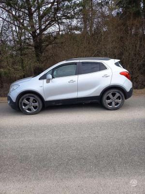 Pelēks Opel Mokka 2013 Viļņa, ar dzinēja tilpumu 1.69 L un nobraukumu 250 tūkst. km par 6300 €, foto  vietnē AUTOMOTO.COM.LV