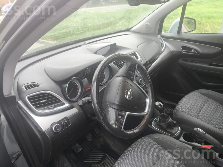 Grey Opel Mokka 2013 in Jelgava, with an engine capacity of 1.60 L and mileage of 22 thousand km for 6350 €, photo 4 on AUTOMOTO.COM.LV