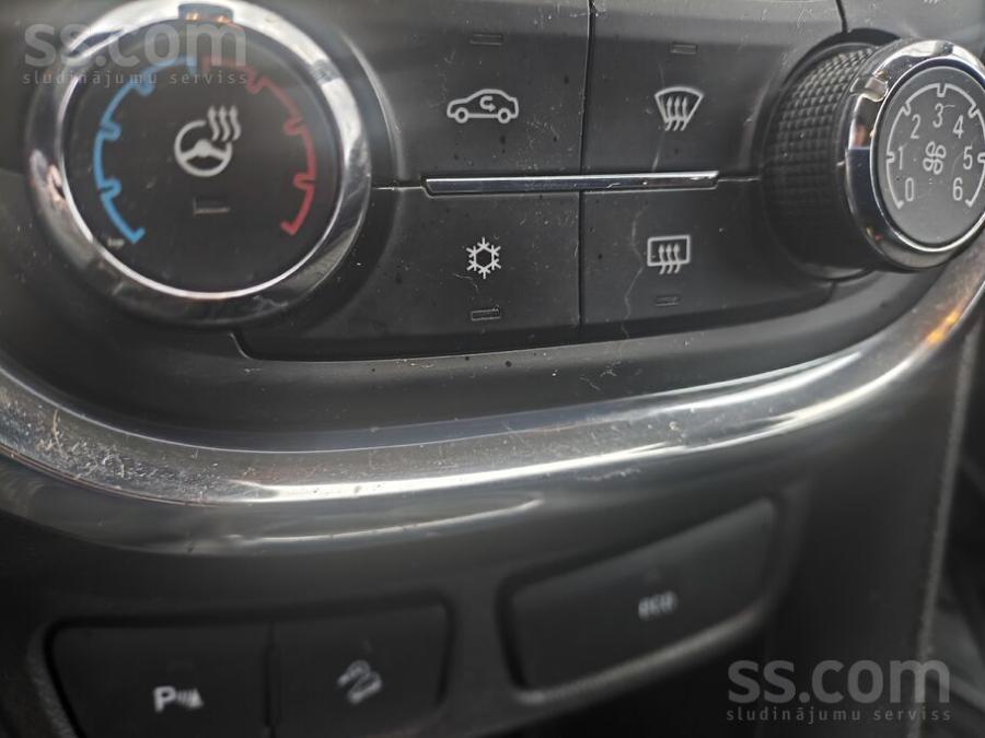 Grey Opel Mokka 2013 in Jelgava, with an engine capacity of 1.60 L and mileage of 22 thousand km for 6350 €, photo 8 on AUTOMOTO.COM.LV