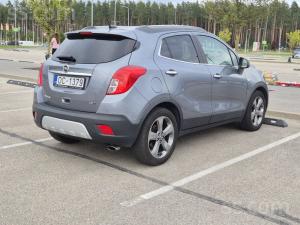 Pelēks Opel Mokka 2013 Rīga, ar dzinēja tilpumu 1.70 L un nobraukumu 225 tūkst. km par 7500 €, foto 5 vietnē AUTOMOTO.COM.LV