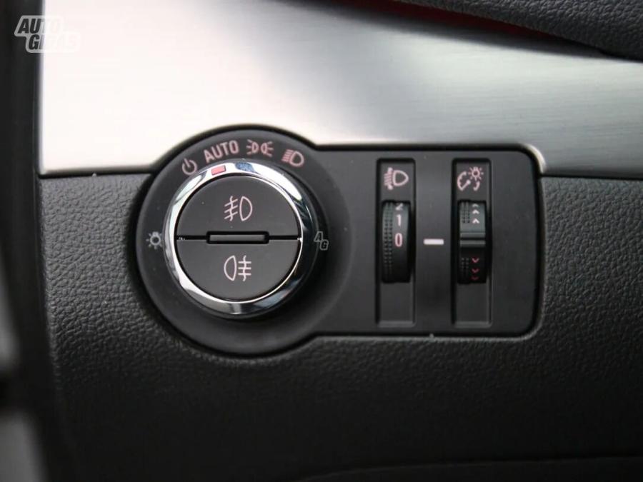 Pelēks Opel Mokka 2014 Viļņa, ar dzinēja tilpumu 1.70 L un nobraukumu 206 tūkst. km par 7299 €, foto 28 vietnē AUTOMOTO.COM.LV