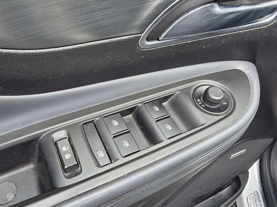 Серый Опель Mokka 2014 в Юрбаркас, объемом двигателя 1.69 л и пробегом 176 тыс. км за 6700 €, фото 18 на AUTOMOTO.COM.LV