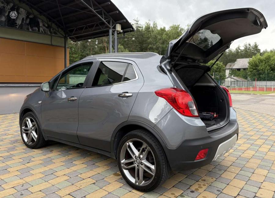 Grey Opel Mokka 2014 in Druskininkai, with an engine capacity of 1.69 L and mileage of 202 thousand km for 7300 €, photo 8 on AUTOMOTO.COM.LV