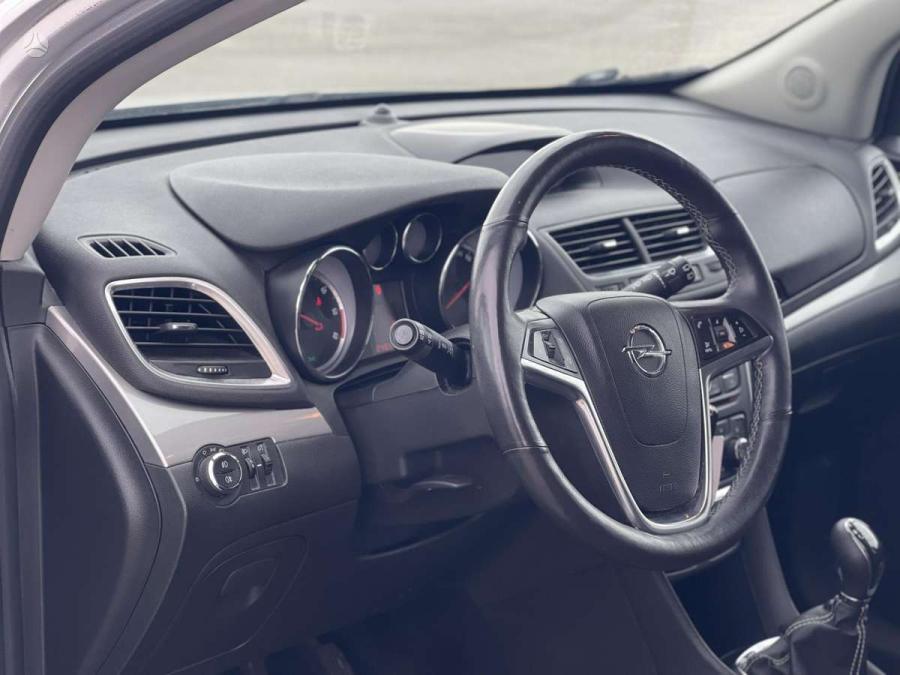Grey Opel Mokka 2014 in Vilnius, with an engine capacity of 1.69 L and mileage of 247 thousand km for 4200 €, photo 10 on AUTOMOTO.COM.LV
