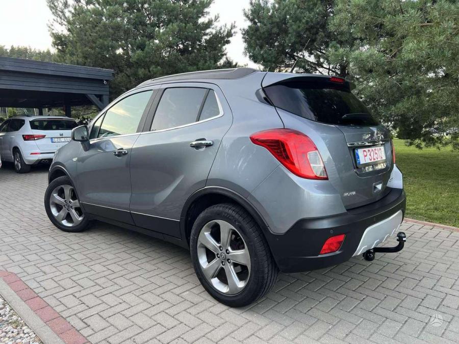 Grey Opel Mokka 2014 in Druskininkai, with an engine capacity of 1.69 L and mileage of 153 thousand km for 7290 €, photo 3 on AUTOMOTO.COM.LV